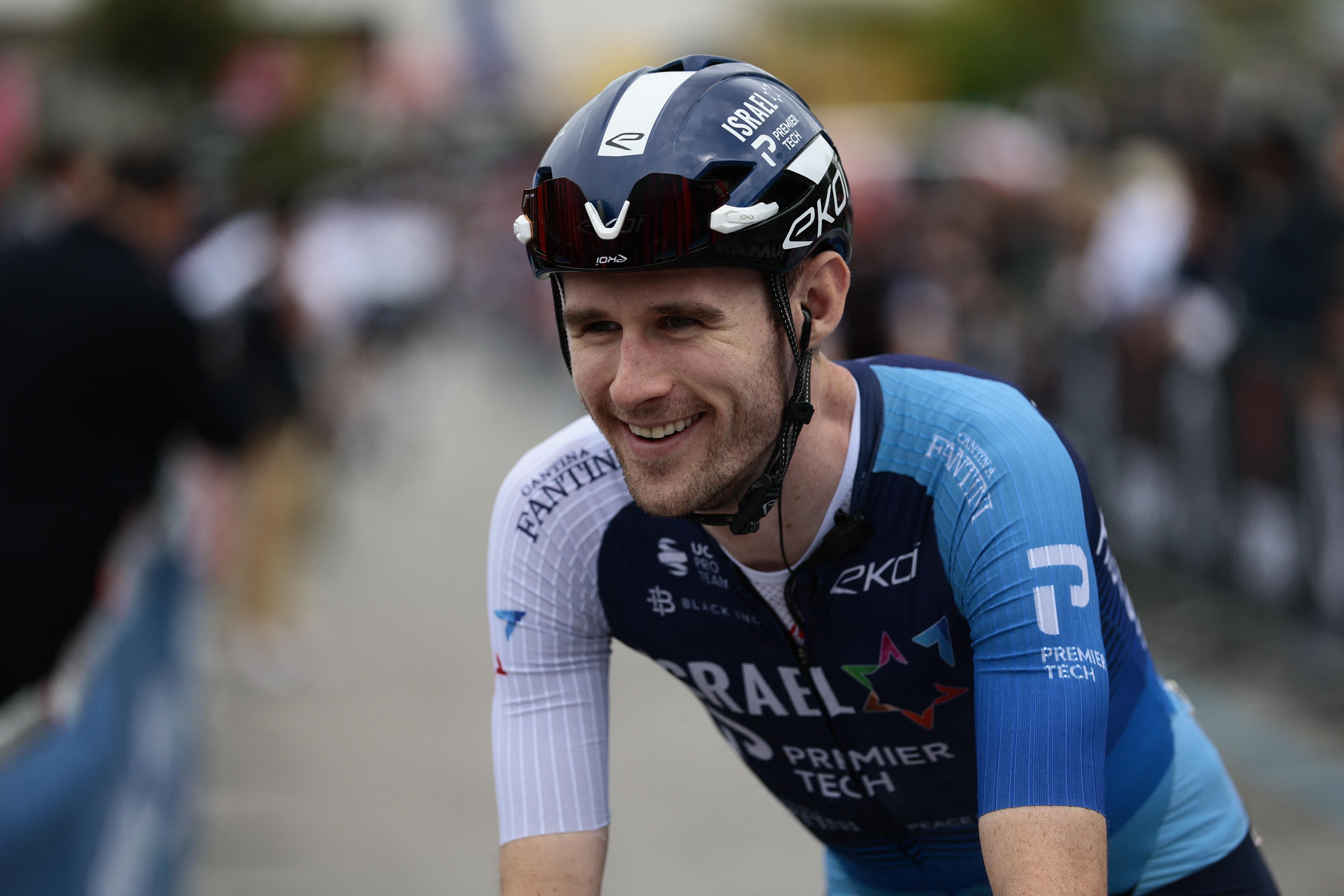 'Es mejor dejarlo en el pasado': Derek Gee-West vuelve a centrarse en las ambiciones del Giro de ...